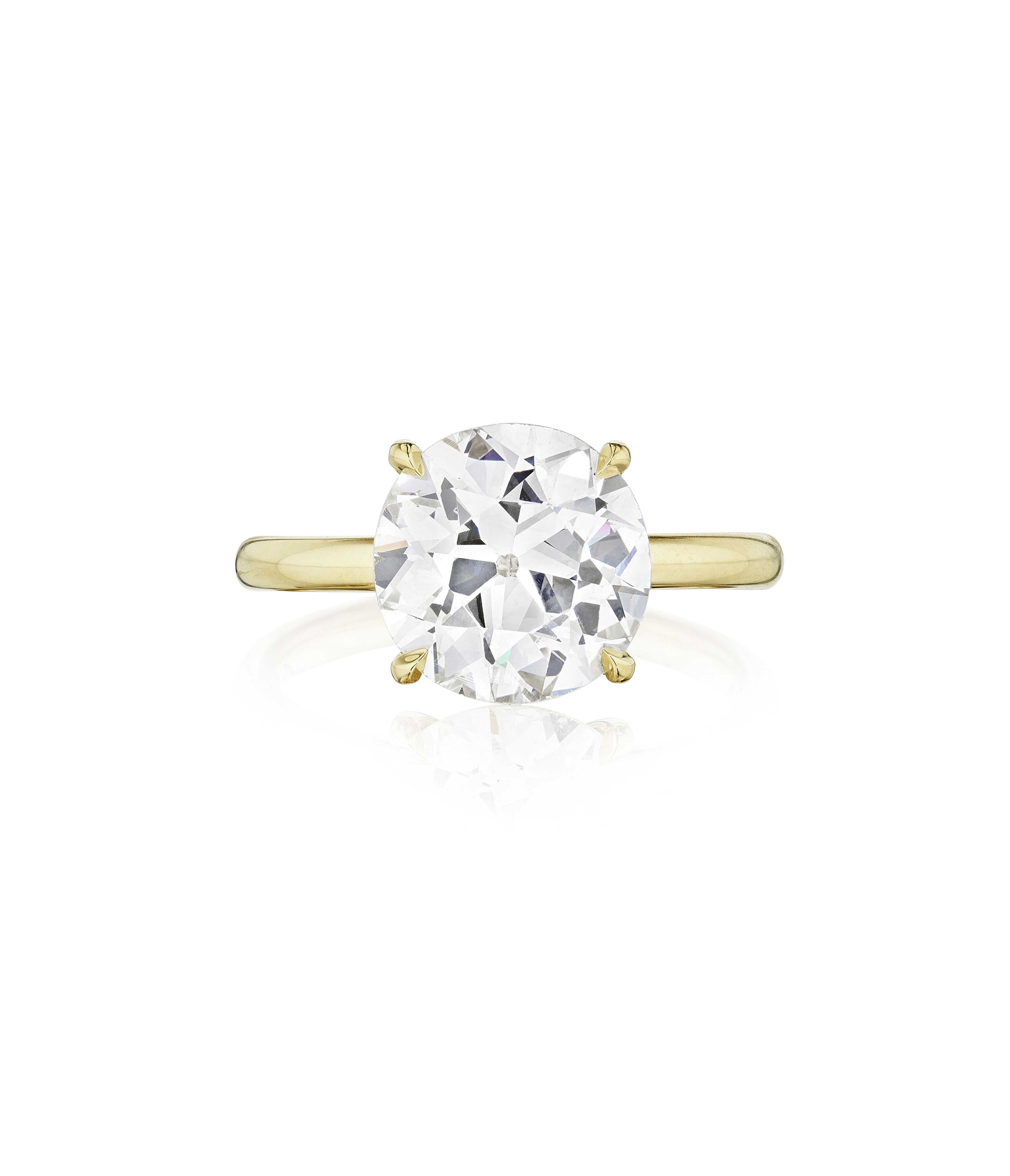 How to Buy An Engagement Ring At Auction