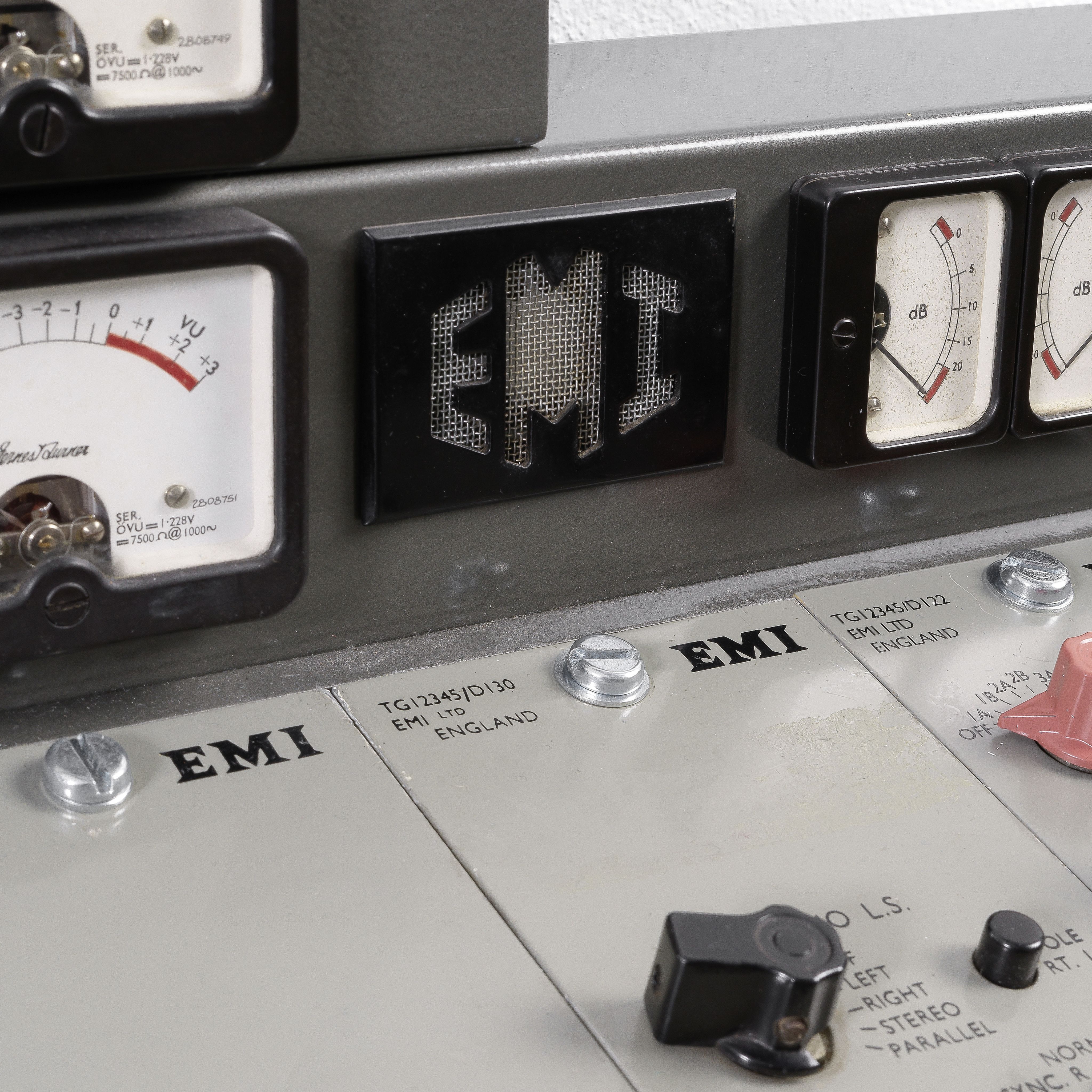 The fab farewell: Abbey Road Beatles Console | BM 77